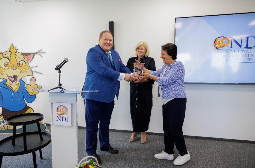 НДИ ОДДАДЕ ПРИЗНАНИЕ НА СОБРАНИСКАТА КОМИСИЈА ЗА ПОЛИТИЧКИ СИСТЕМ И ИНТЕРПАРТИСКАТА